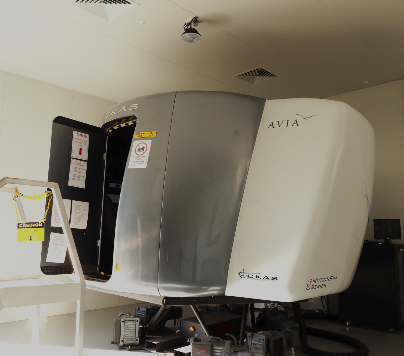 Full Motion Flight Simulator – Six-Axis - Avia Aviation