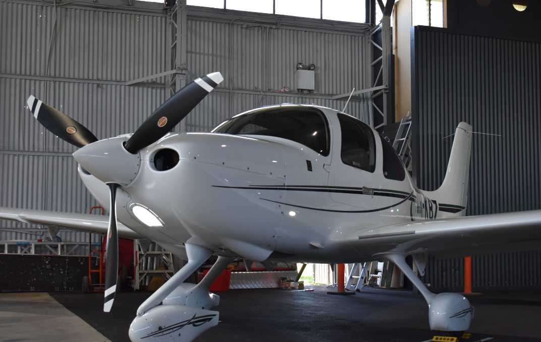 Private and Commercial Flight Training with Cirrus Aircraft