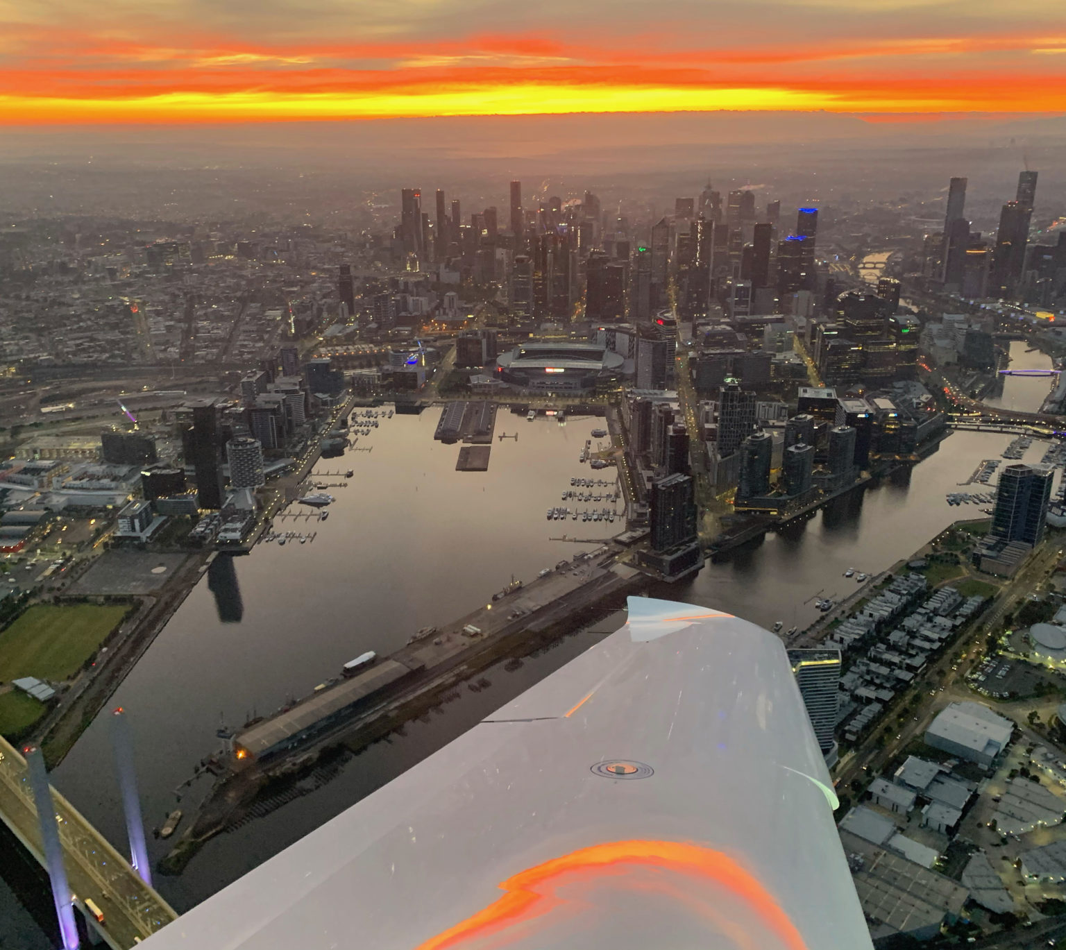 Melbourne City Scenic and Bay Loop Flight Tour - Avia Aviation